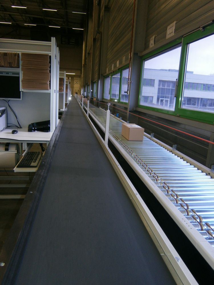 Préparation de commandes : colis, étiquetage, pesage automatique ...